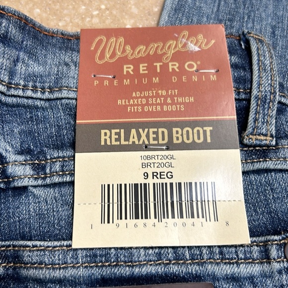 Wrangler | Bottoms | Wrangler Retro Relaxed Boot Fit Jeans | Poshmark
